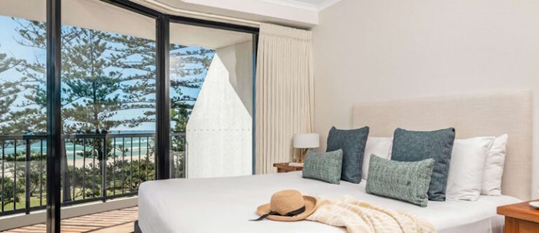 Mantra Coolangatta Beach - Paradise Golf Tours