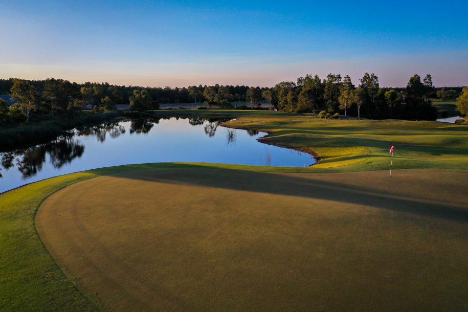 Pacific Harbour - Paradise Golf Tours